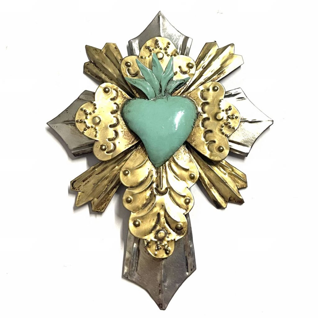 Cruz con Corazon y Destellos Medium in Metallo – ArteFashion Mexico